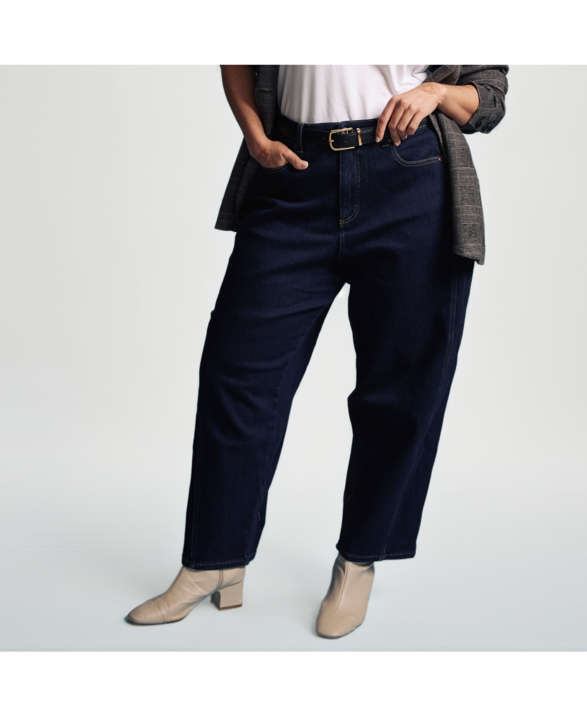 Click here for Universal Standard Womens Dakota Twisted Leg Jeans... prices