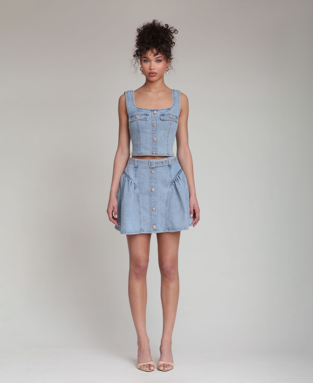 Click here for Avec Les Filles Womens Scoop Neck Top - Satin Wash prices