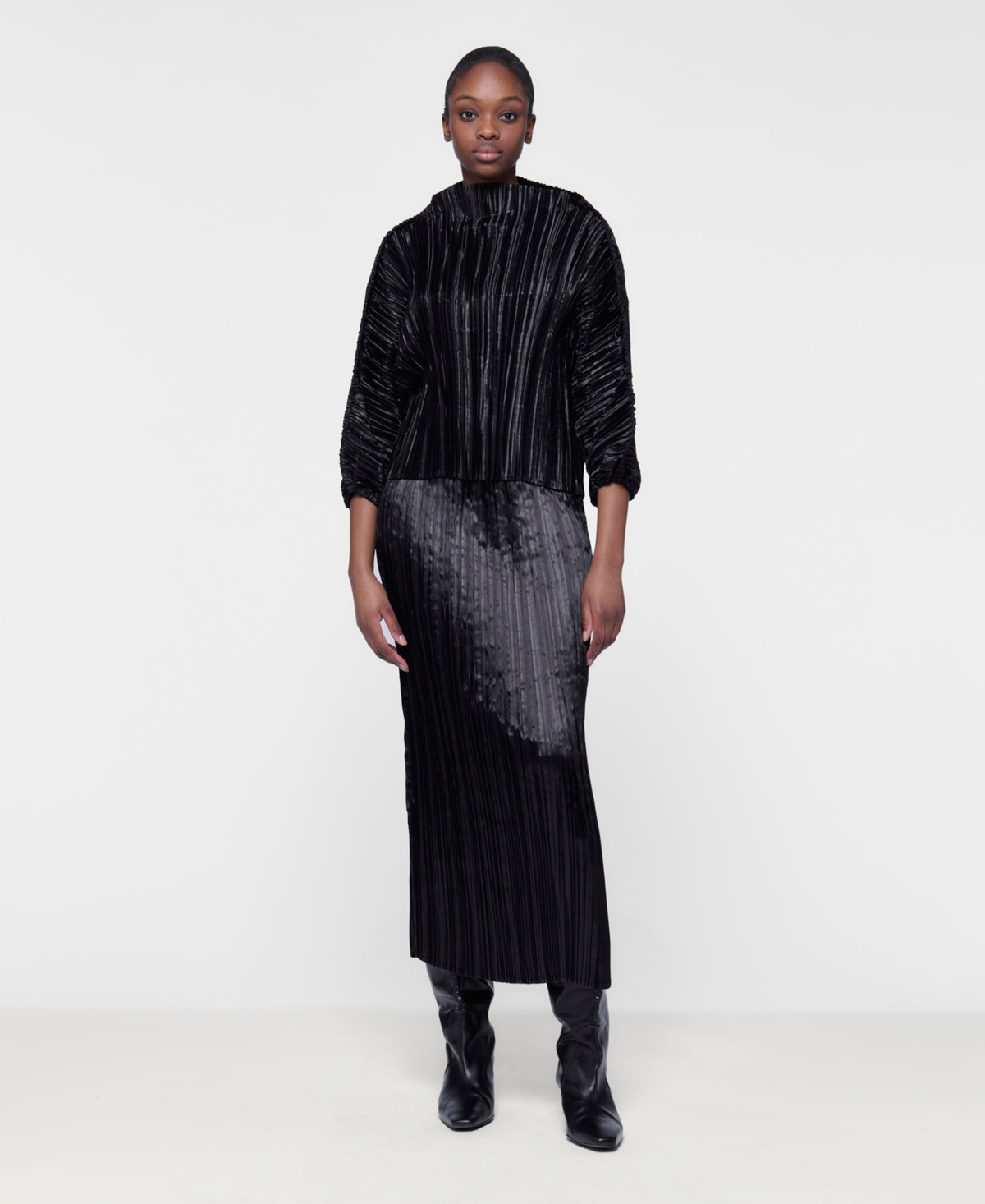 Click here for Leem Womens Plisse Batwing Top - Black prices