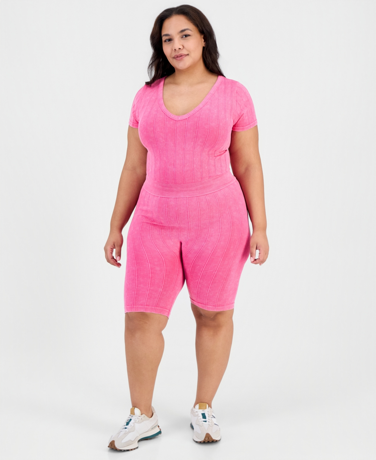 Click here for Full Circle Trends Trendy Plus Seamless Ribbed Pul... prices