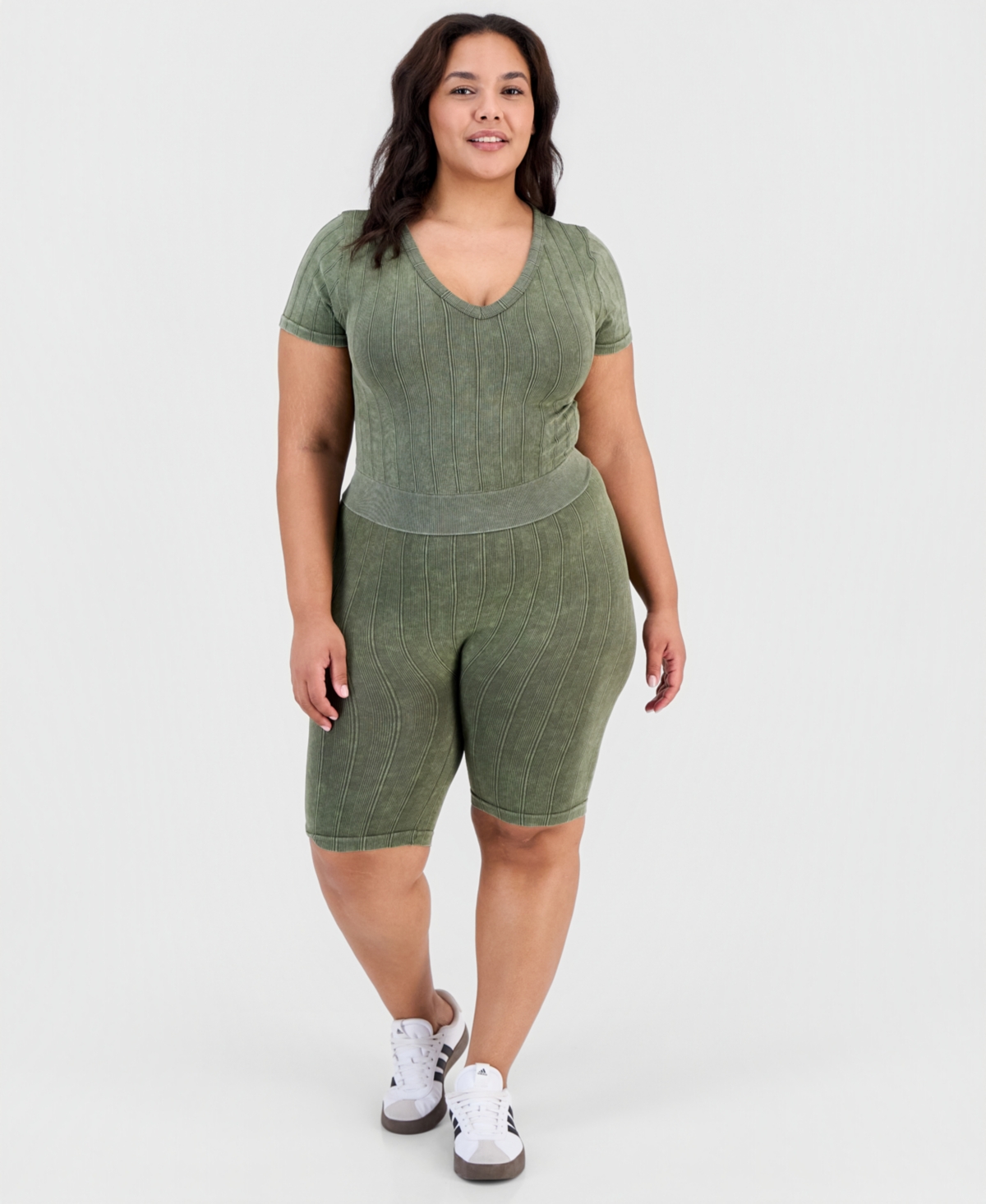 Click here for Full Circle Trends Trendy Plus Seamless Ribbed Pul... prices