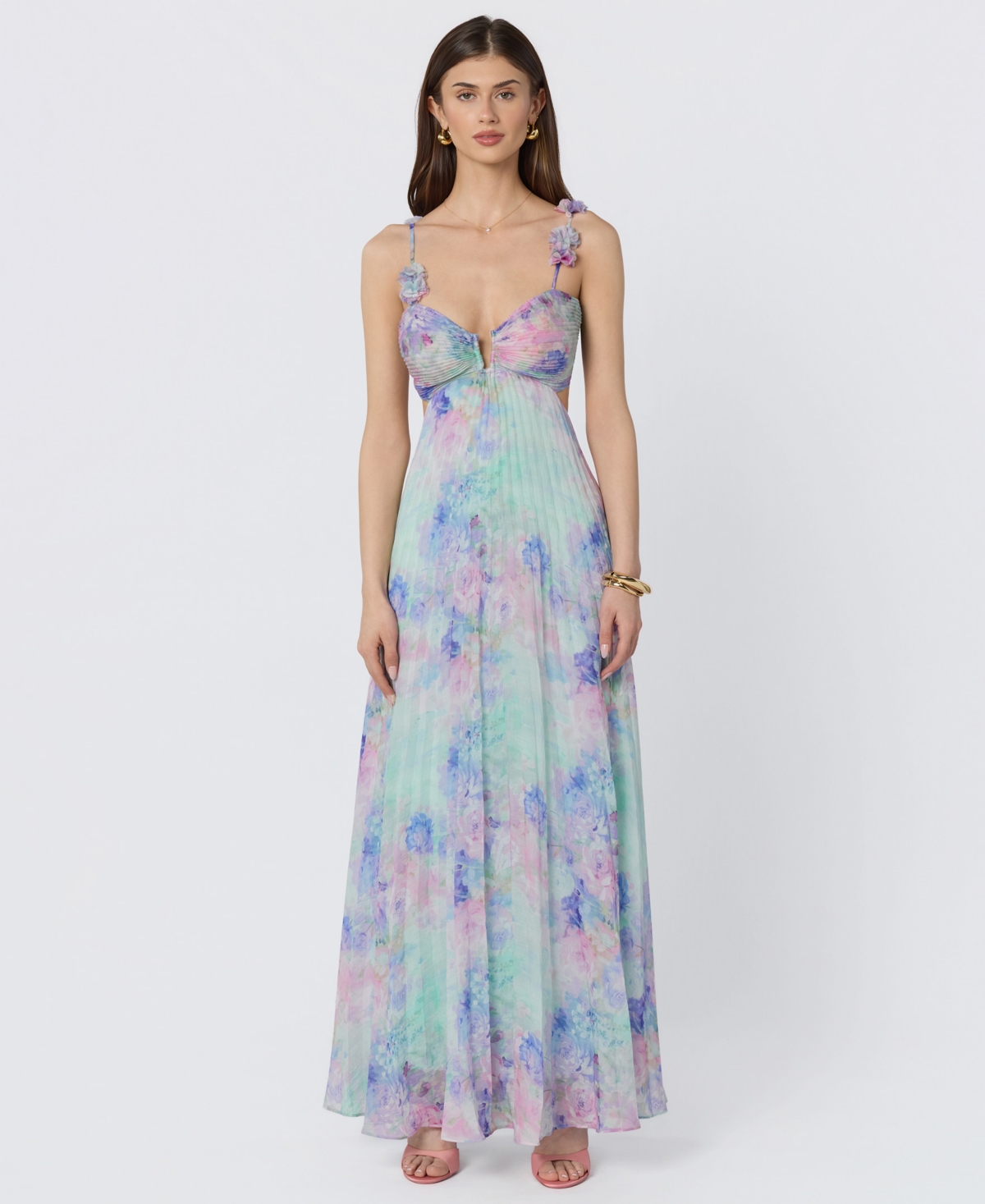 Click here for Astr the Label Womens Emese Pleated Floral Maxi Dr... prices