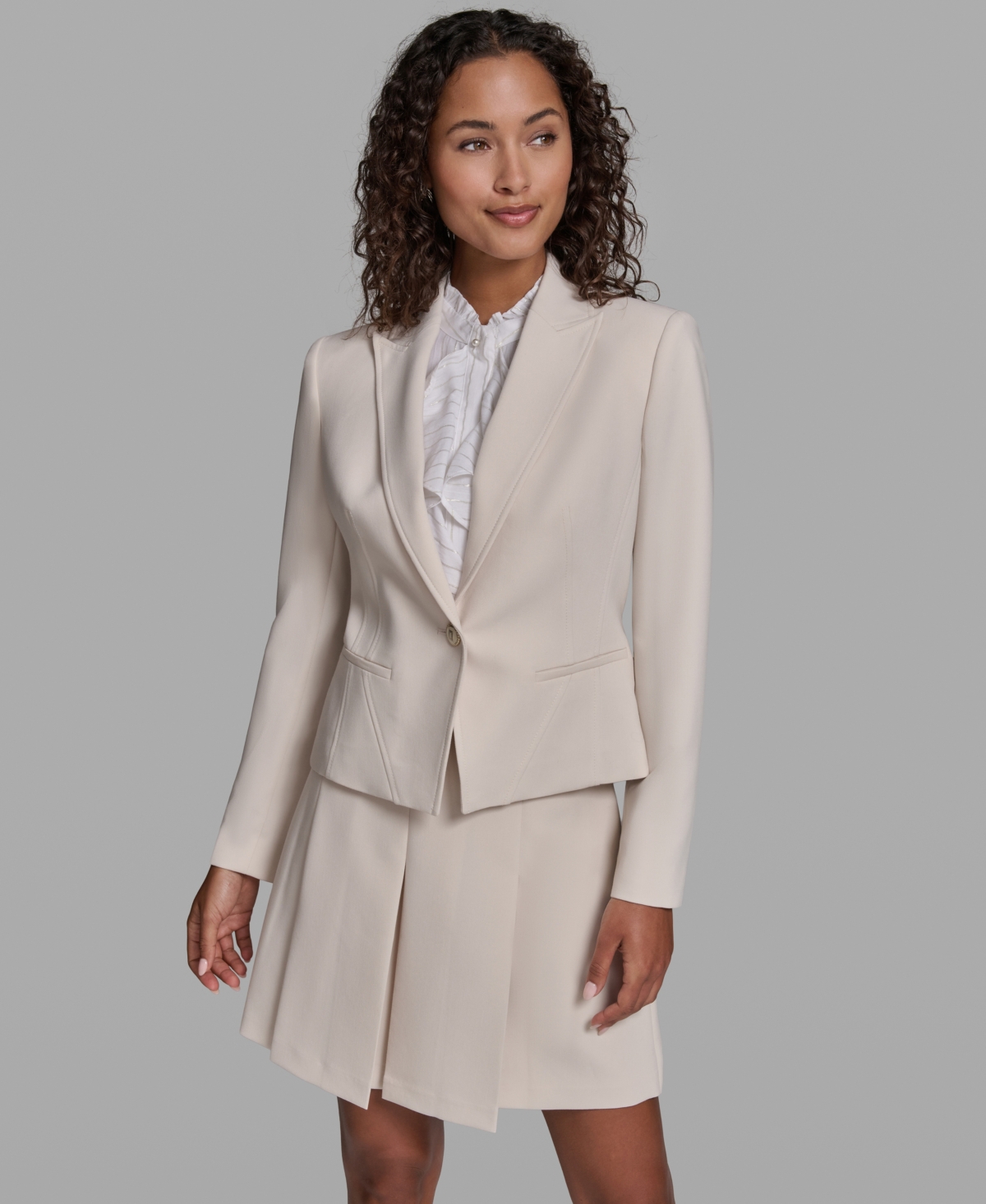 Click here for Karl Lagerfeld Paris Womens Cropped Notch Lapel Ja... prices