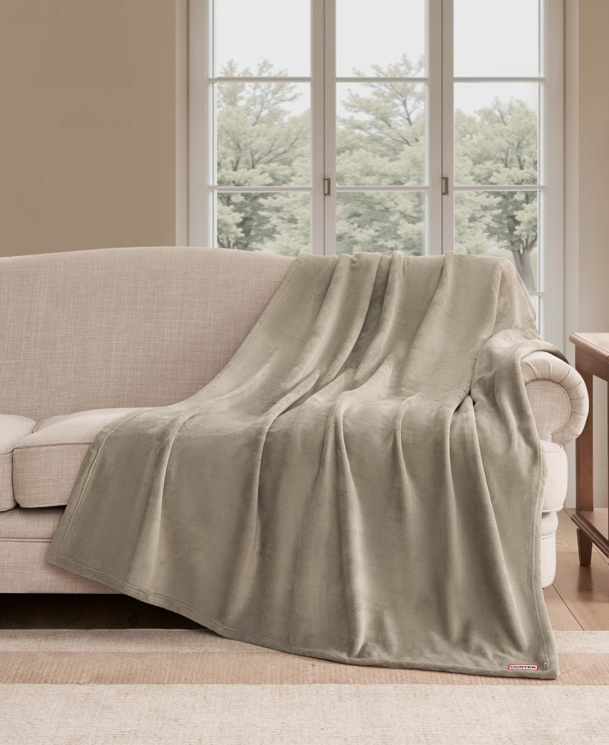 Click here for Hunter Coco Flannel Ultra Plush Throws  50 x 70 -... prices