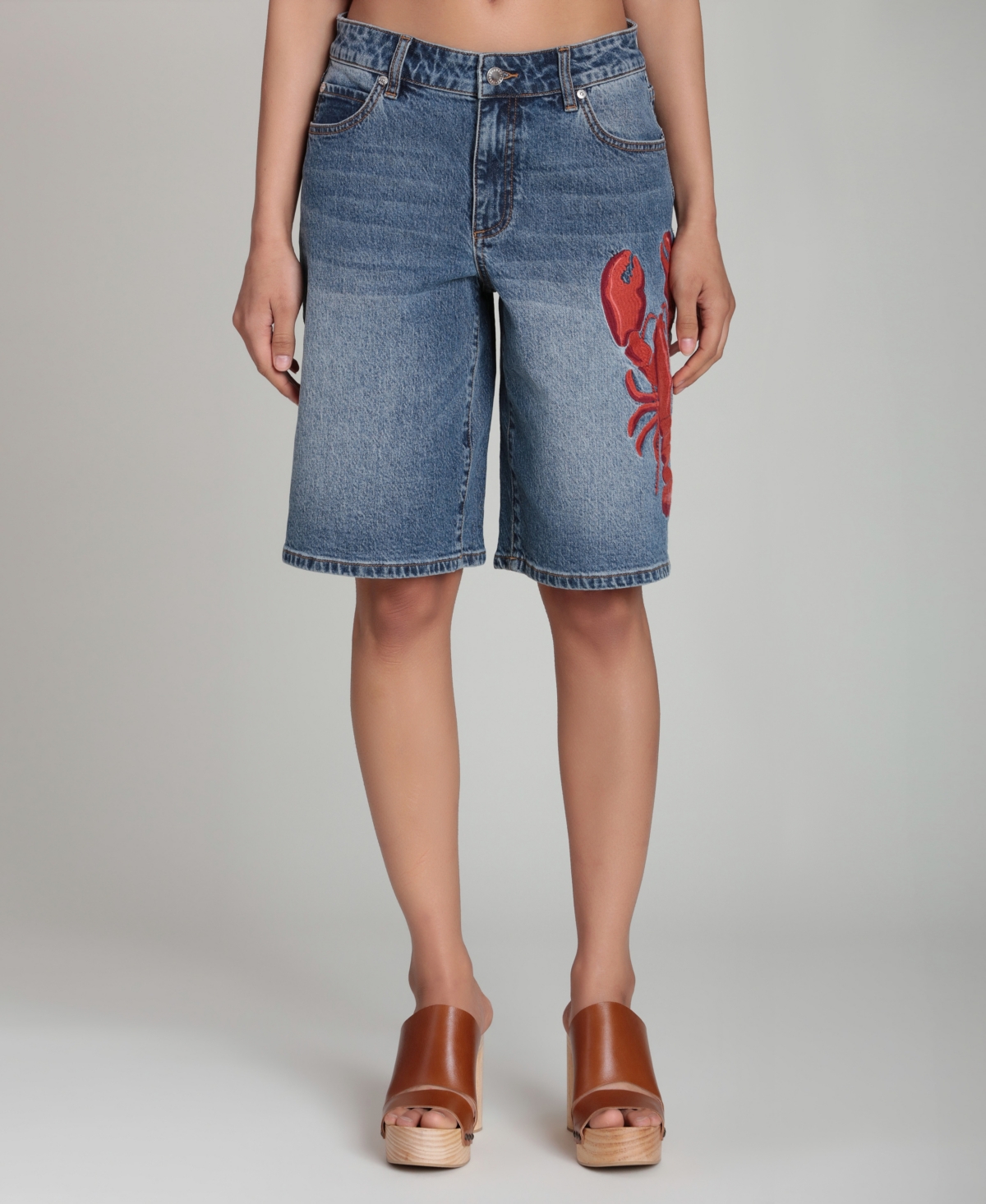 Click here for Avec Les Filles Womens Mid-Rise Lobster Embroidere... prices