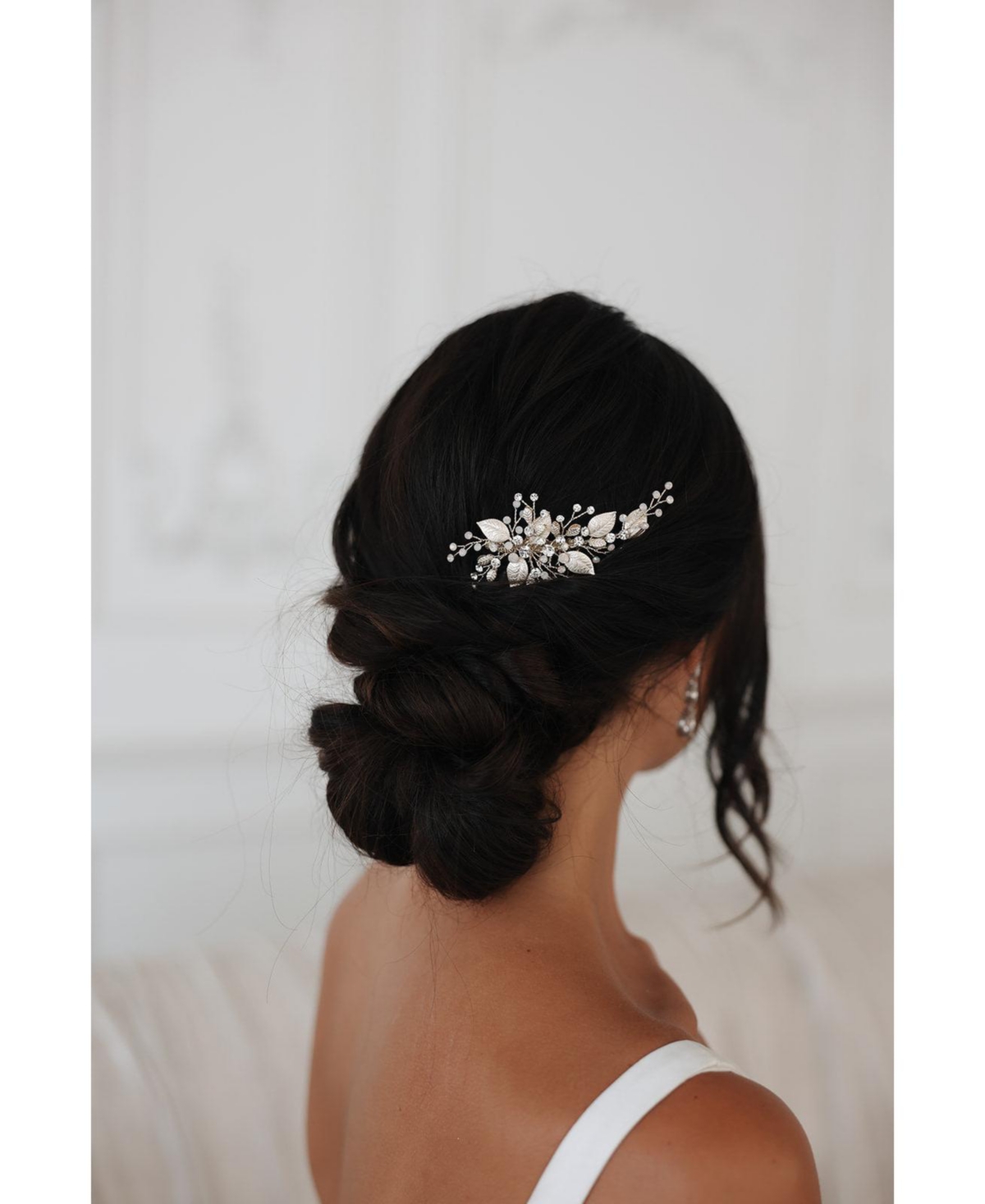 Click here for Untamed Petals Womens Talin Crystal Comb - Gold prices
