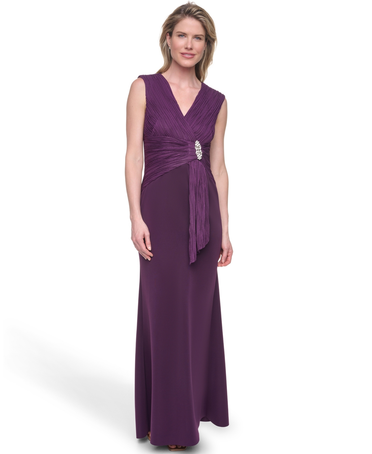 Click here for Jessica Howard Petite Sleeveless V-Neck Gown - Egg... prices