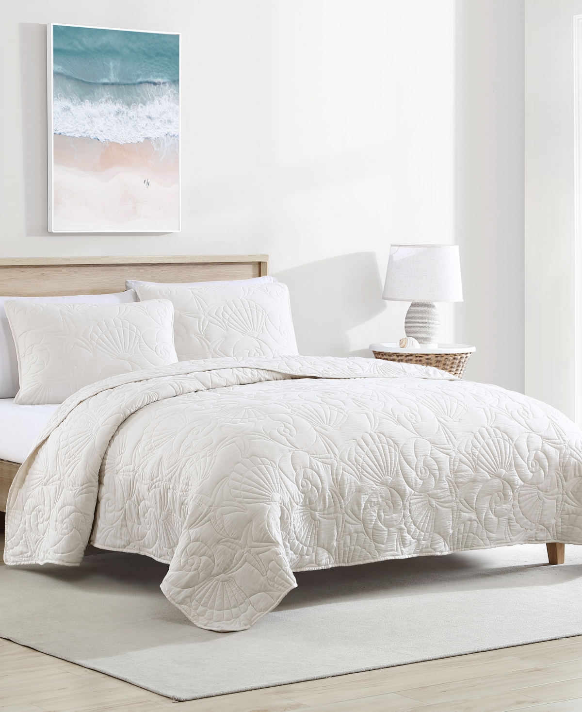 Click here for Carribbean Joe Shell Outline 2-Piece Quilt Set  Tw... prices