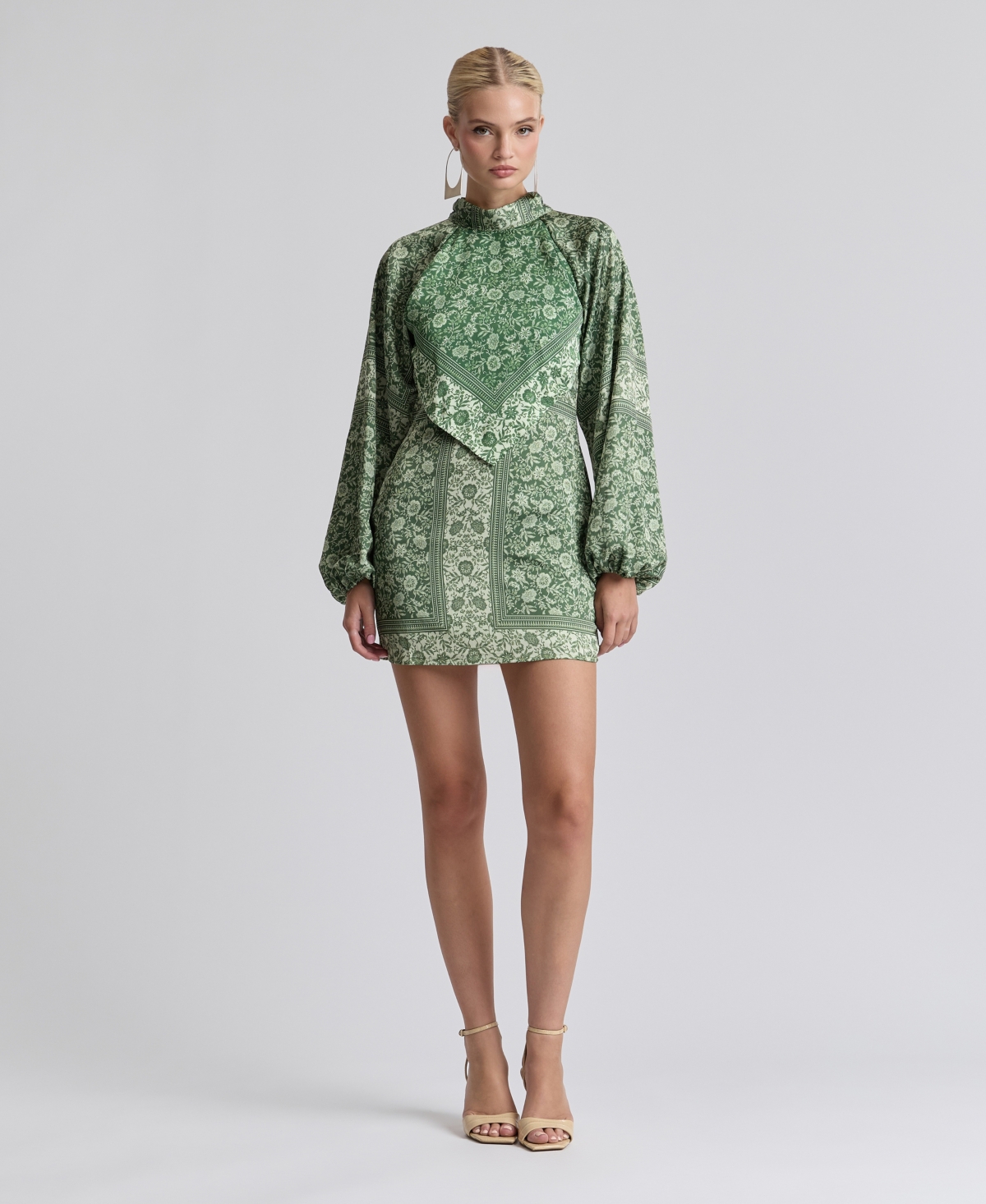 Click here for Avec Les Filles Womens Printed Satin High Neck Sca... prices