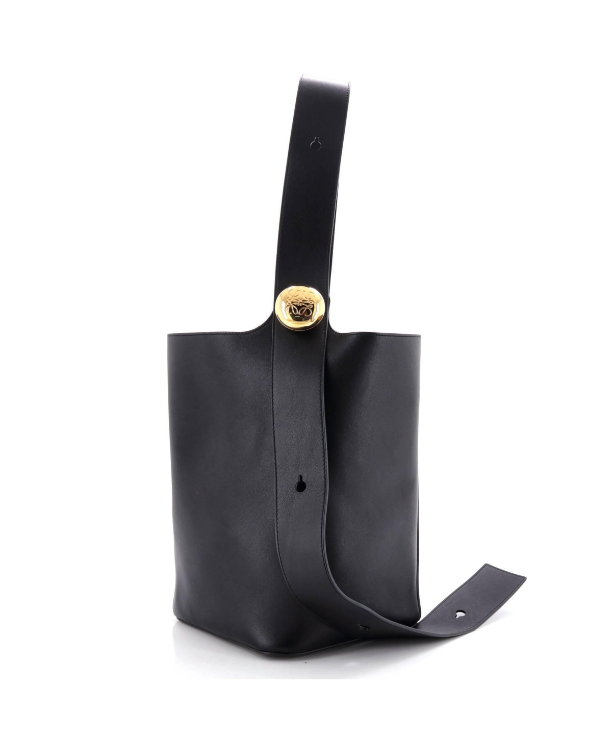 Click here for Pre-Owned Loewe Pebble Bucket Bag Leather - Black prices