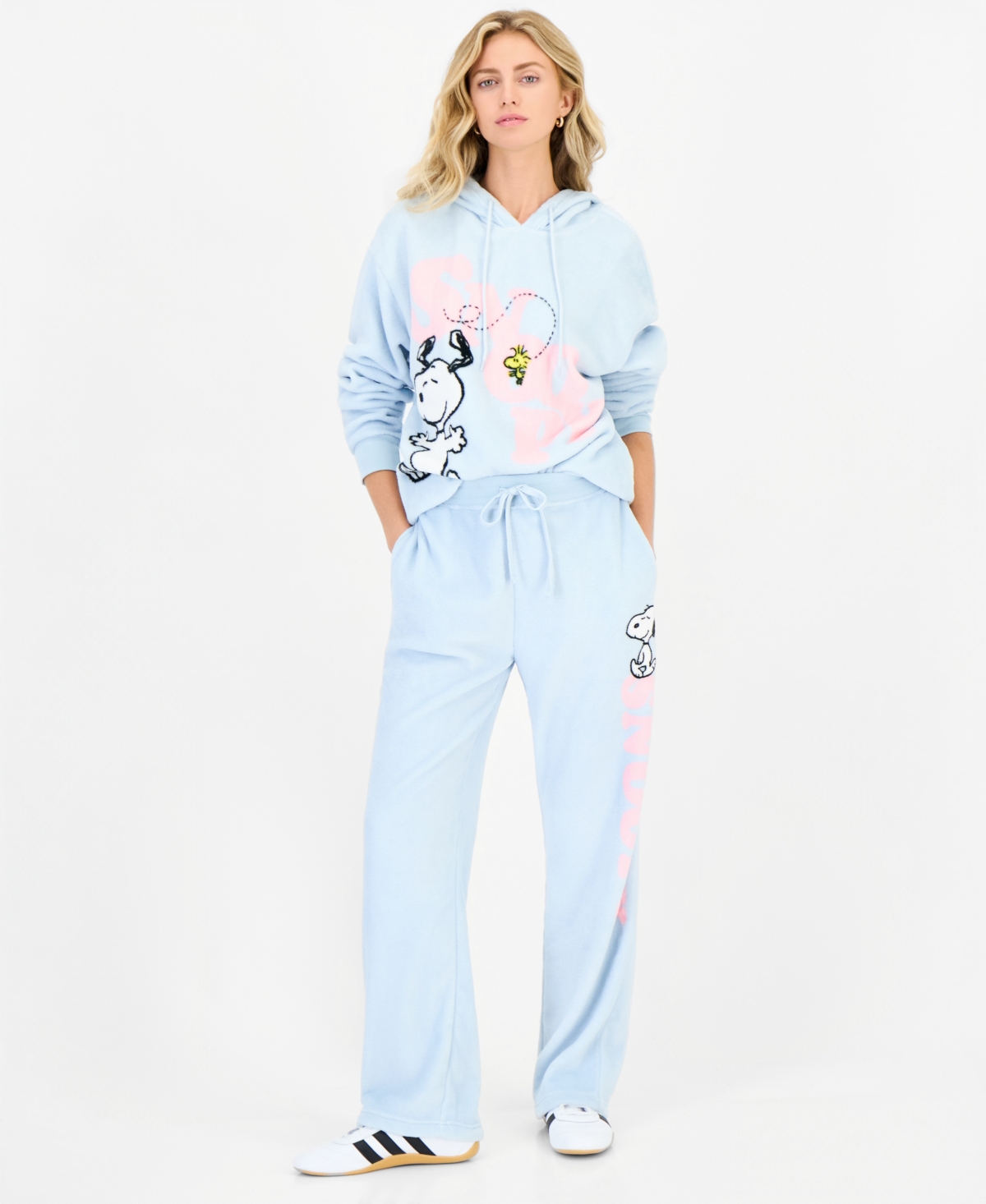 Click here for Peanuts Juniors Snoopy Woobie Wide-Leg Fleece Pant... prices