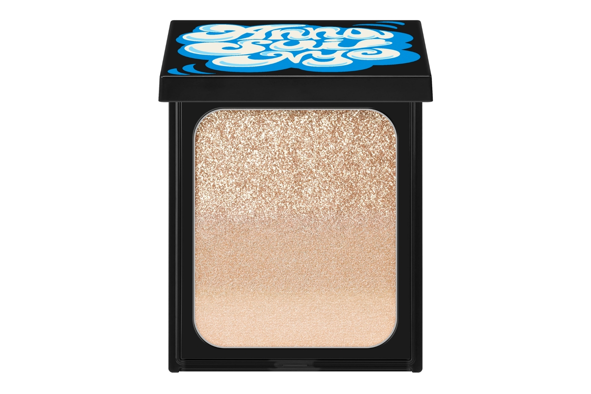 Click here for Anna Sui Shimmering Powder - 02 stardust beige prices