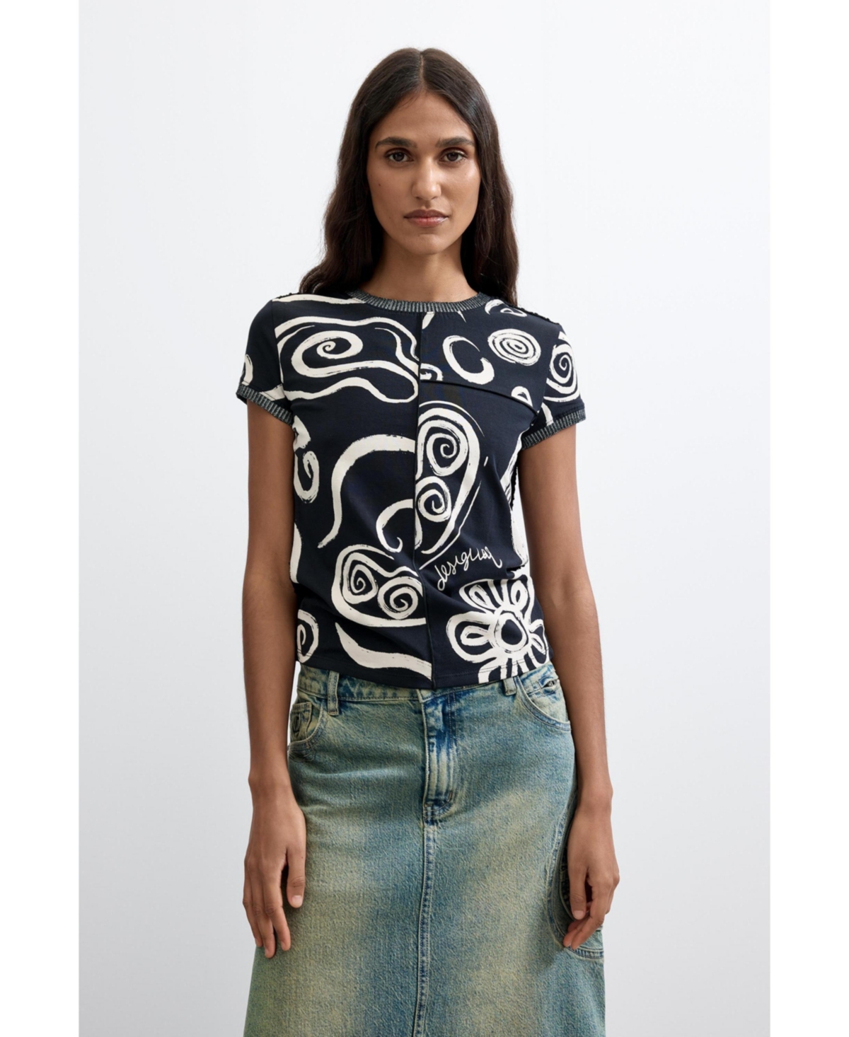 Click here for Desigual Womens Printed T-shirt 100 cotton - Black prices