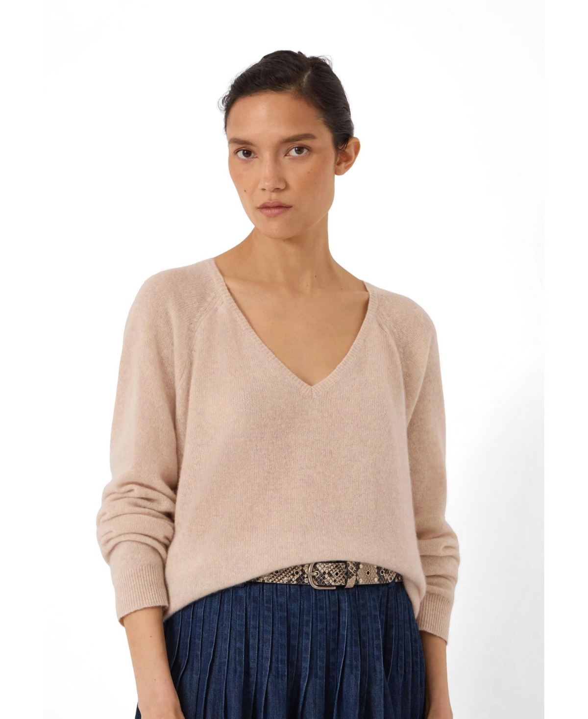 Click here for Hush Womens Constance Cashmere V Jumper - Oatmeal prices