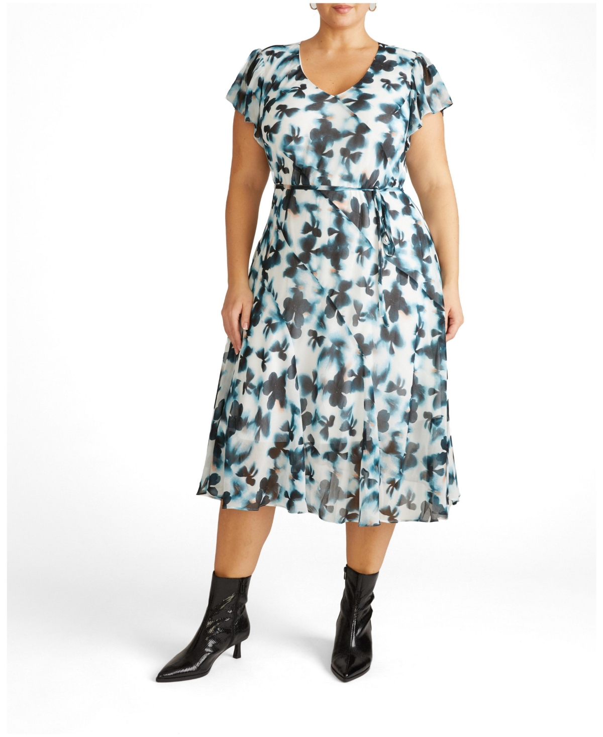 Click here for Universal Standard Plus Size Seville Chiffon Dress... prices