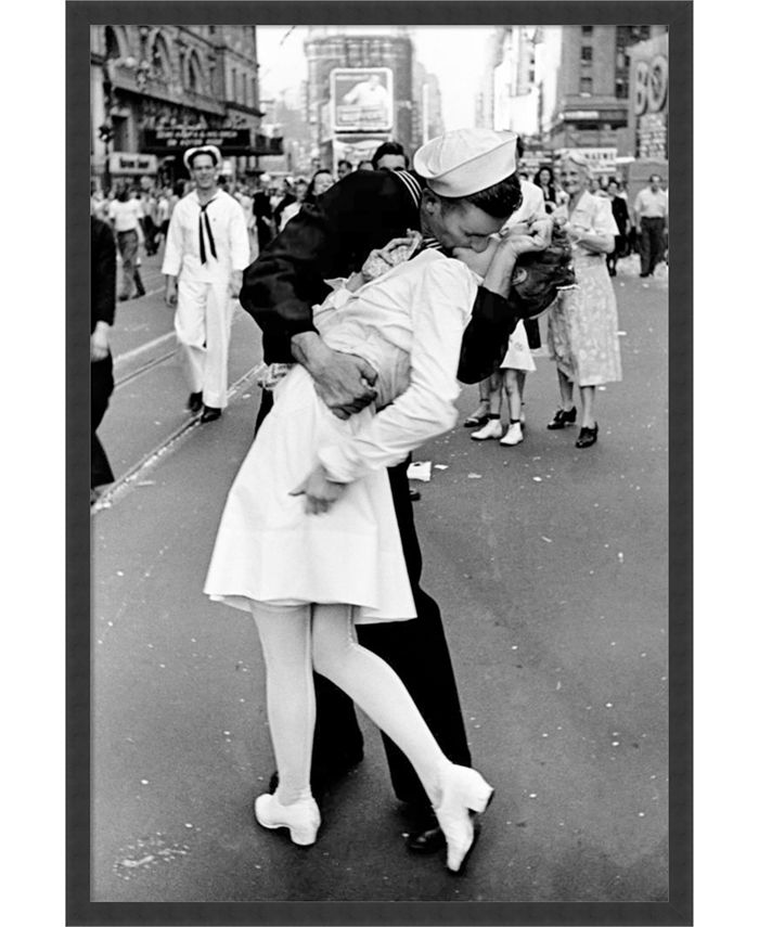 Amanti Art Kissing On Vj Day - Times Square Framed Art Print - Macy's