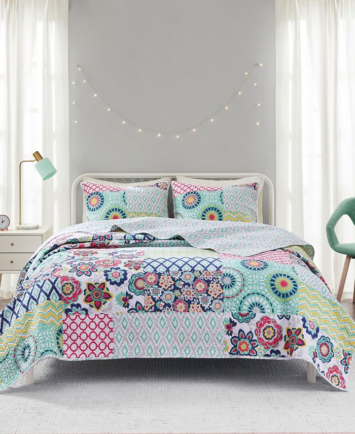 Intelligent Design Sunny 2-Piece Twin/Twin XL Reversible Coverlet Set ...