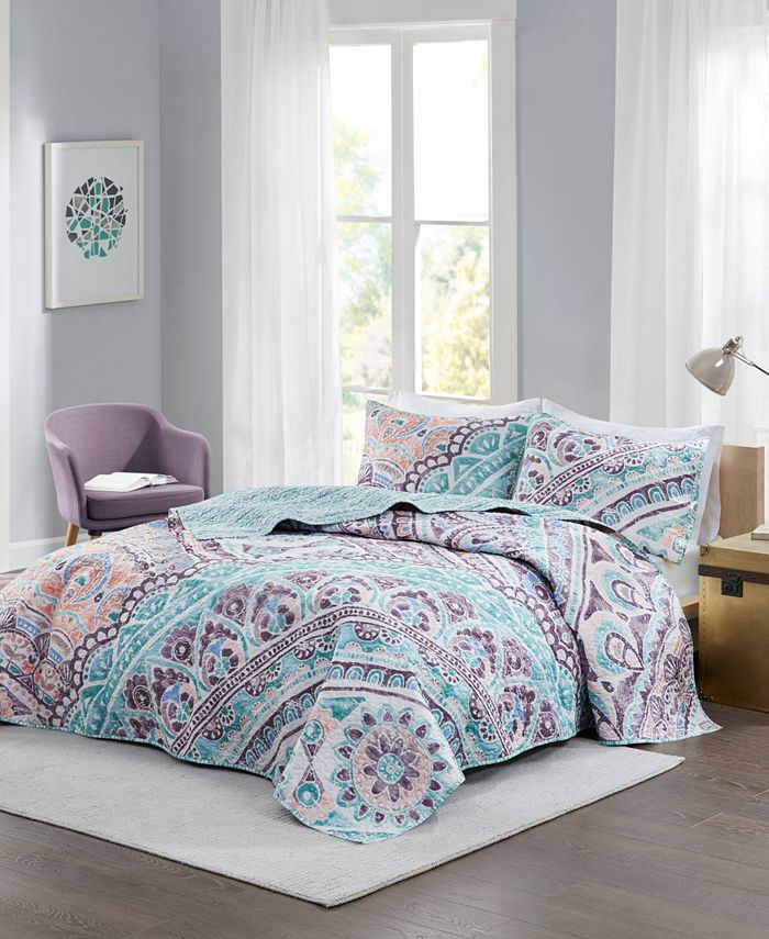 Intelligent Design Lidia 3-Piece Full/Queen Reversible Coverlet Set ...