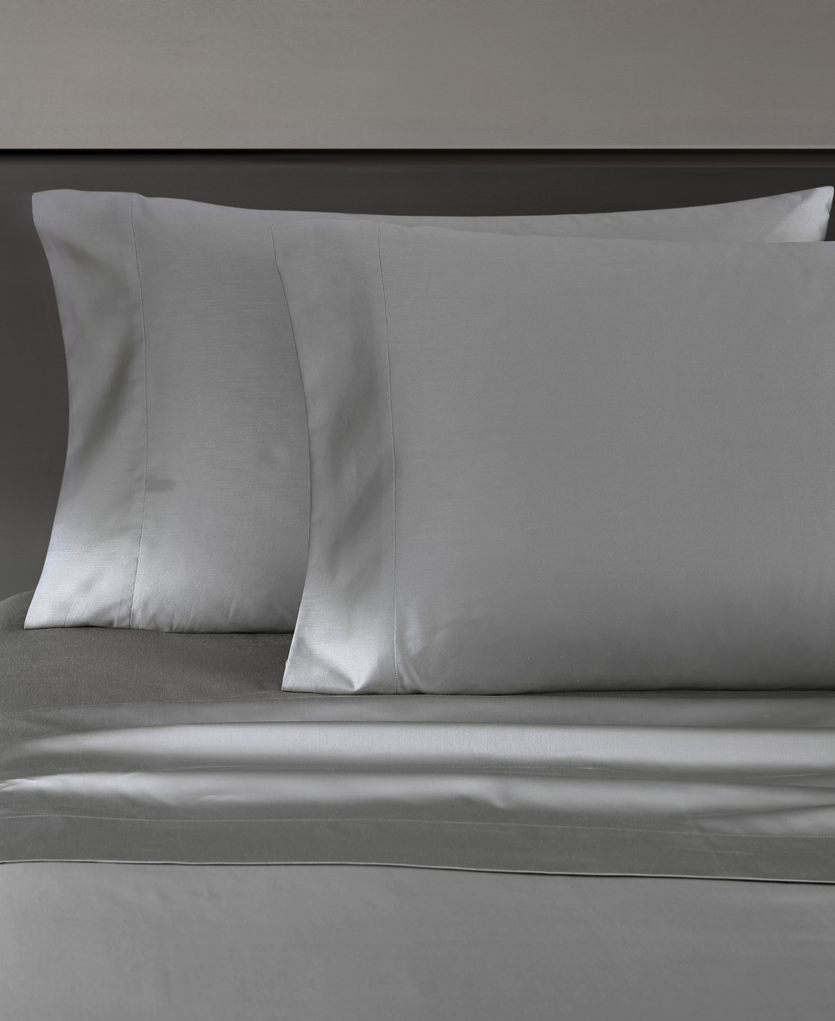 Click here for Vera Wang Solid 800 Thread Count Cotton Sateen 4 P... prices