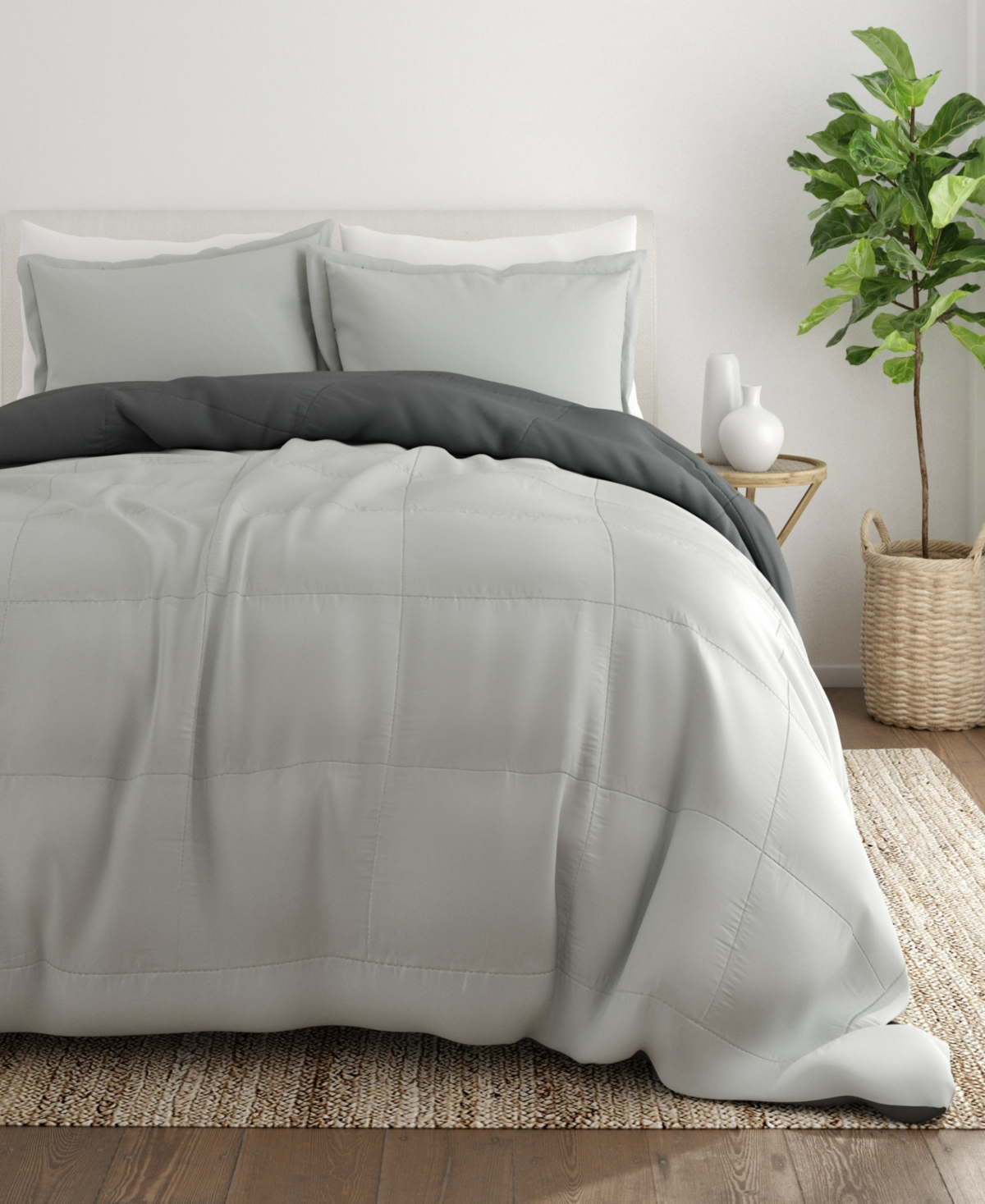Click here for ienjoy Home All Season Lightweight Down Alternativ... prices