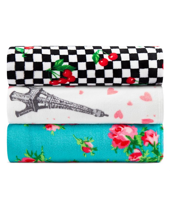 Betsey Johnson Bouquet Day Ultra Soft Plush Throw, 50" x 70" - Macy's