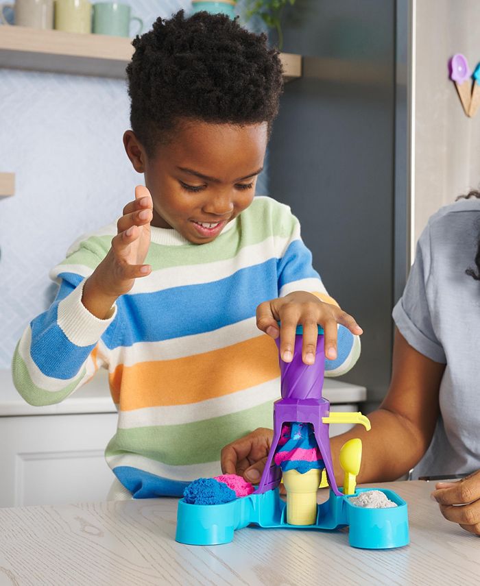 Kinetic Sand Soft Serve Station with 14 oz of Play Sand Blue, Pink and ...