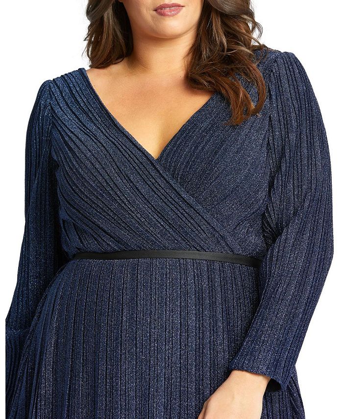 Mac Duggal Women's Plus Size Midnight Shimmering V-Neck Evening Gown ...