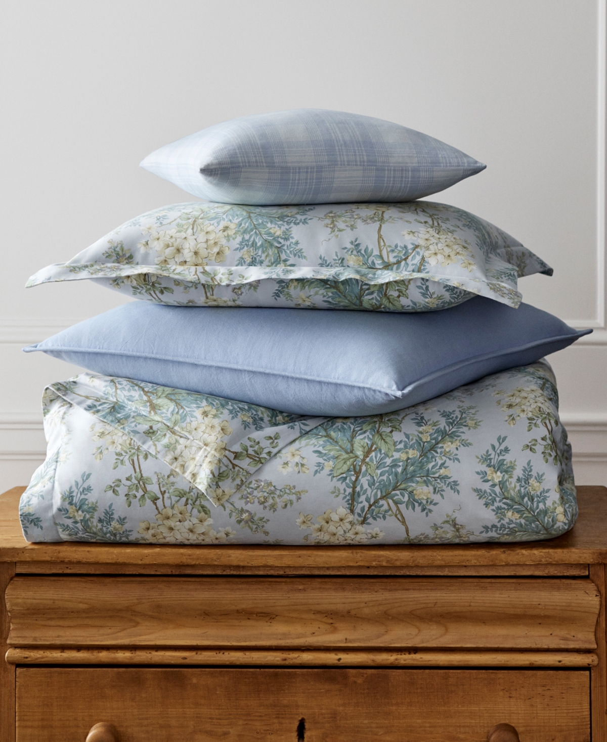 Click here for Lauren Ralph Lauren Sadie Duvet Cover Set  Full/Qu... prices