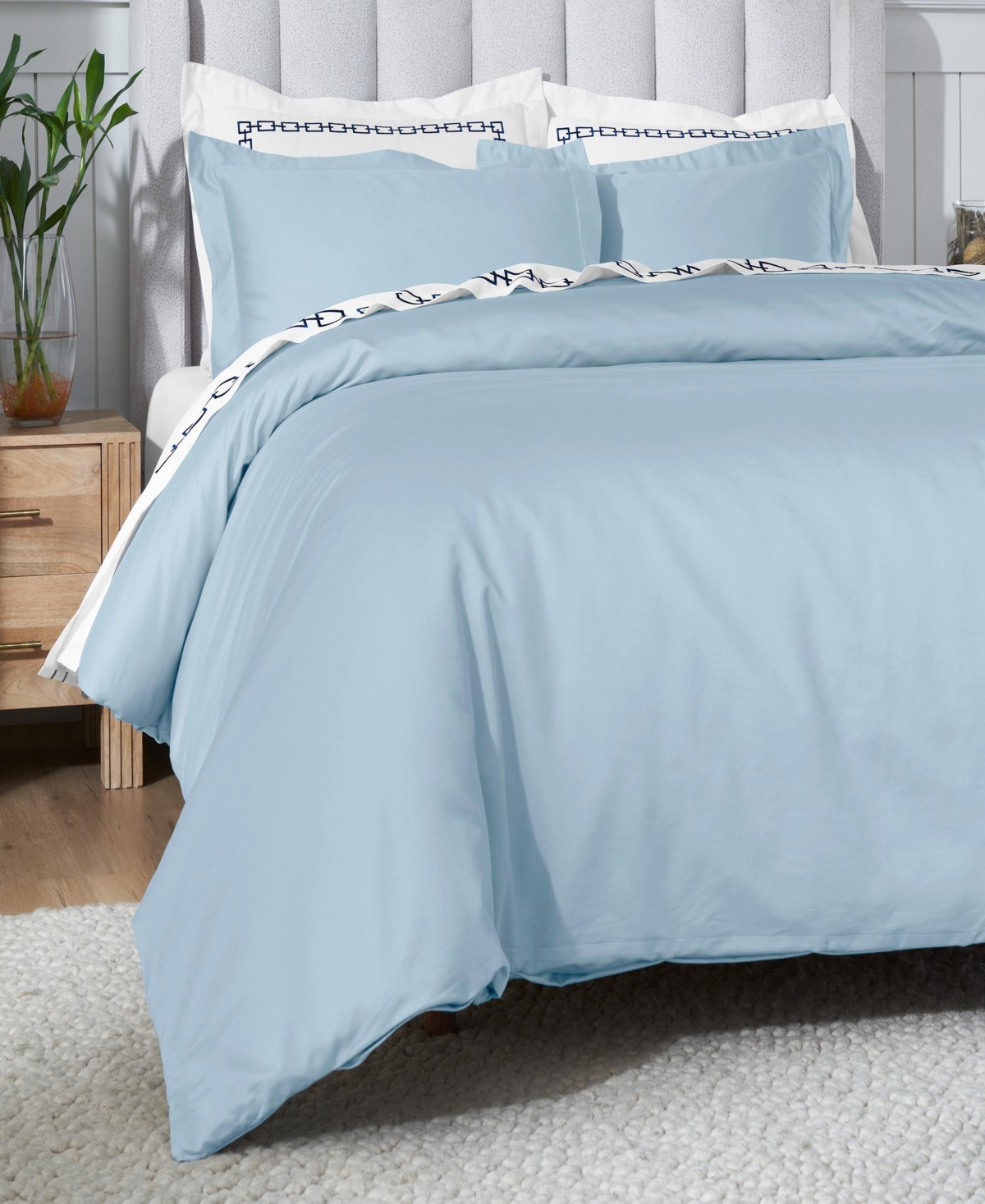 Click here for Superior 650-tc Egyptian Cotton Solid Luxury Duvet... prices