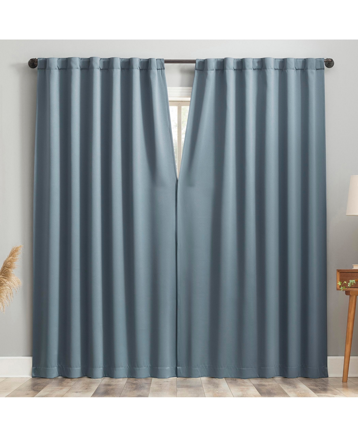 Click here for Aria Magnetic Closure Theater Grade 100 Blackout B... prices