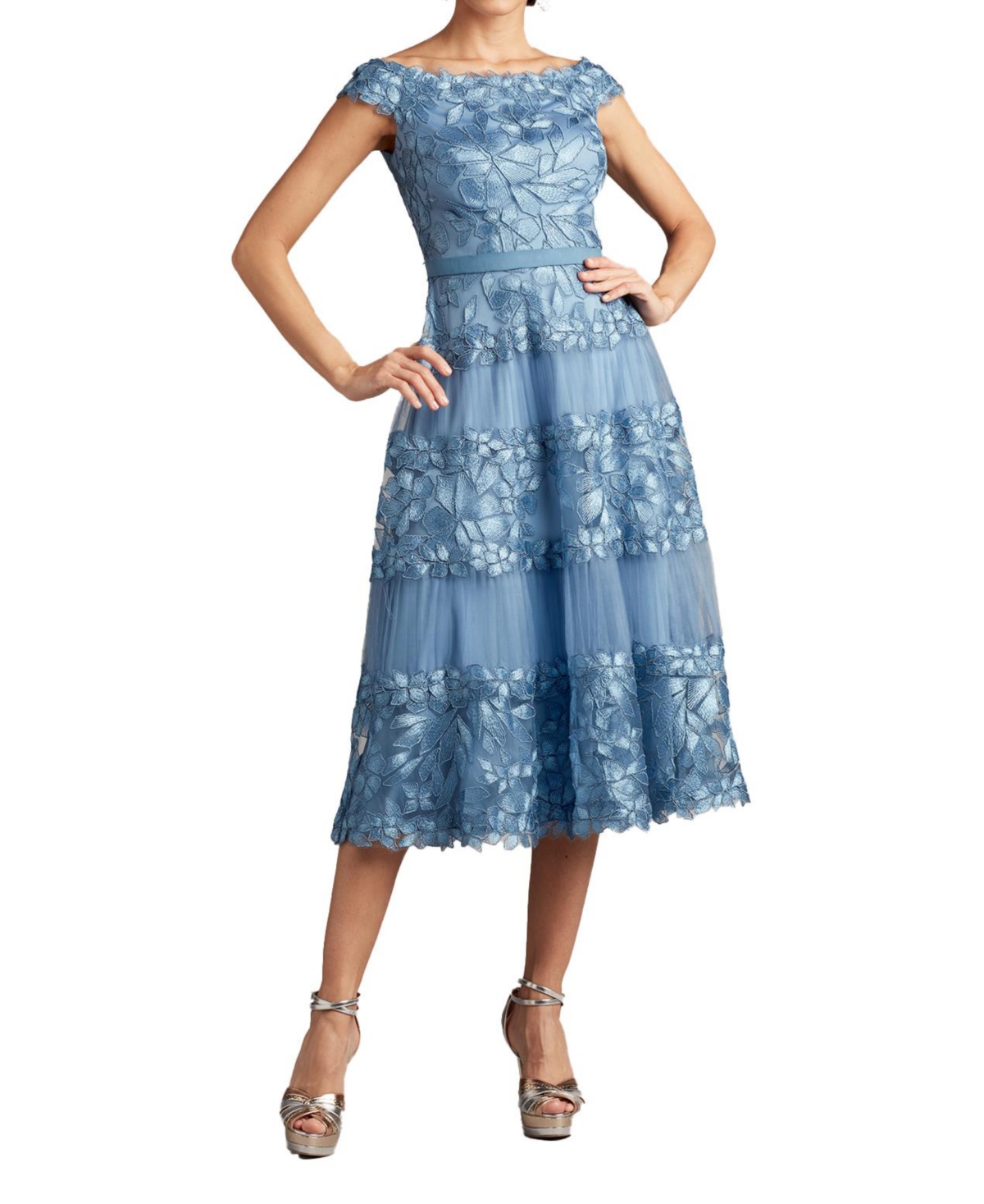 Click here for Tadashi Shoji Womens Adriane Floral Embroidered Te... prices