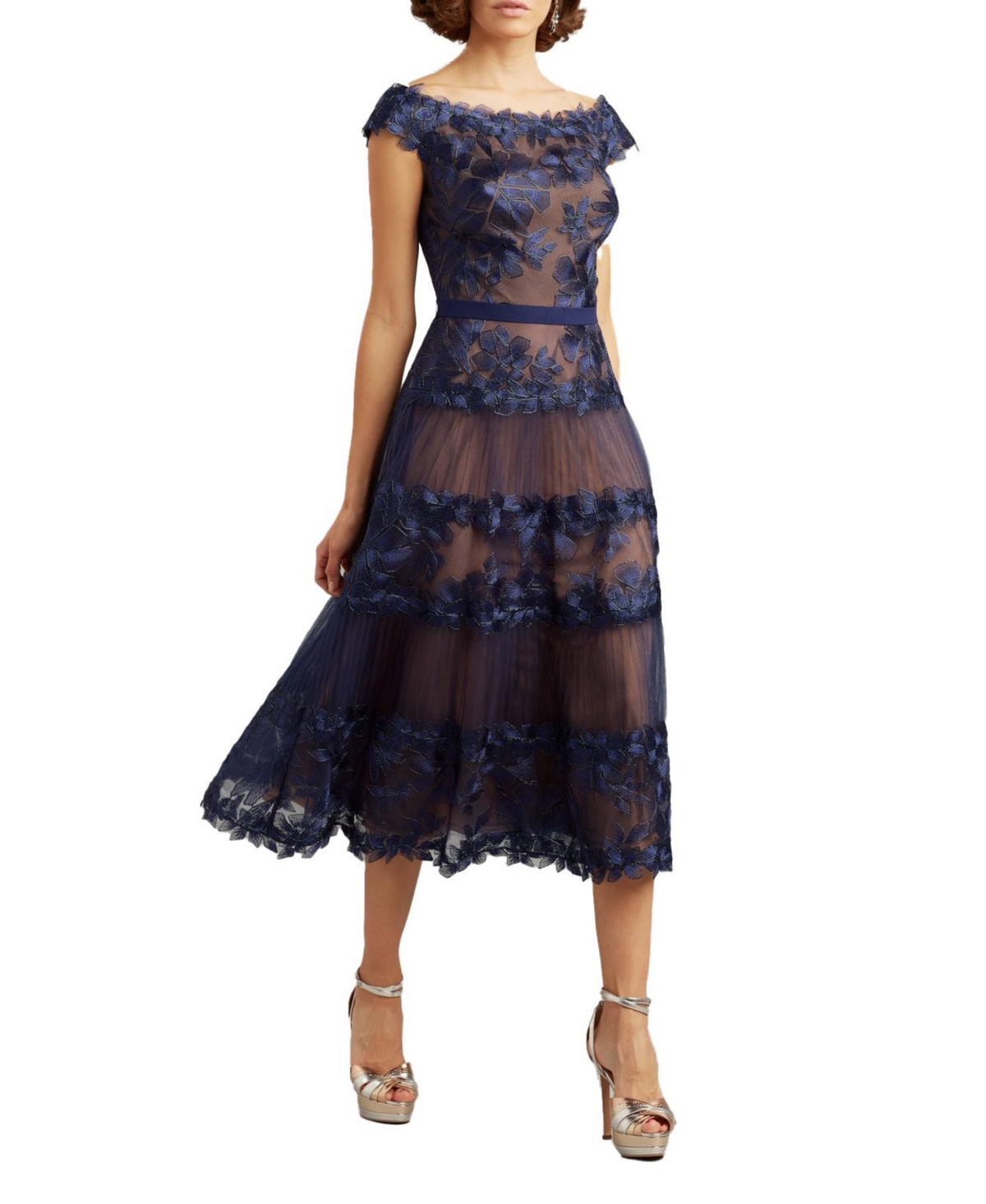 Click here for Tadashi Shoji Womens Adriane Floral Embroidered Te... prices
