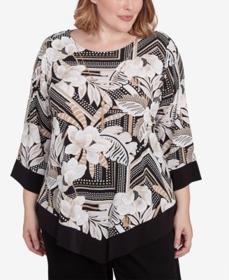 Plus Size Classic Floral Geometric Crew Neck Top with Necklace