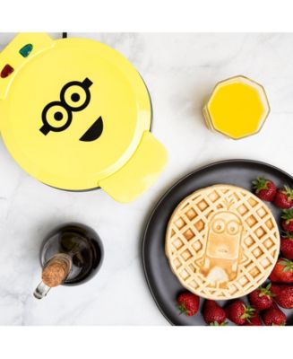 Uncanny Brands Minions Kevin Waffle Maker - Iconic Minion on Your ...