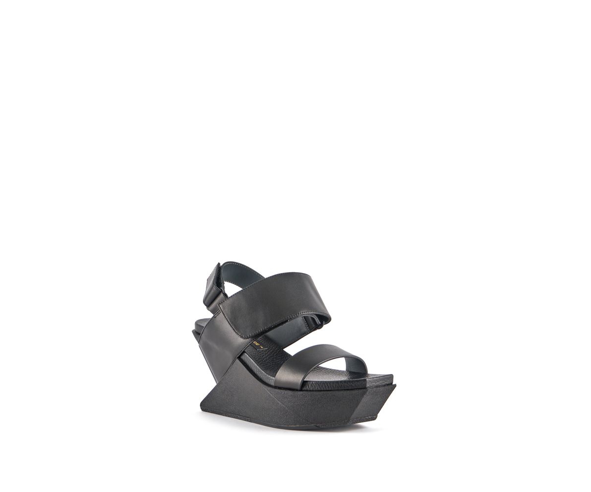 Click here for United Nude Womens Delta Wedge Sandal - Black prices