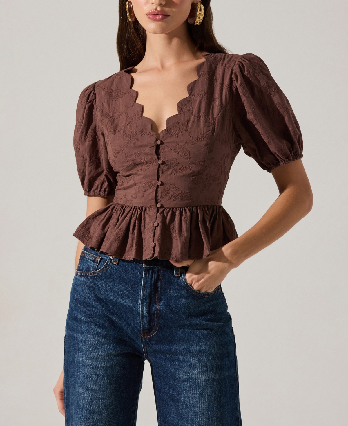 Click here for Astr the Label Womens Arely V-Neck Top - Brown prices