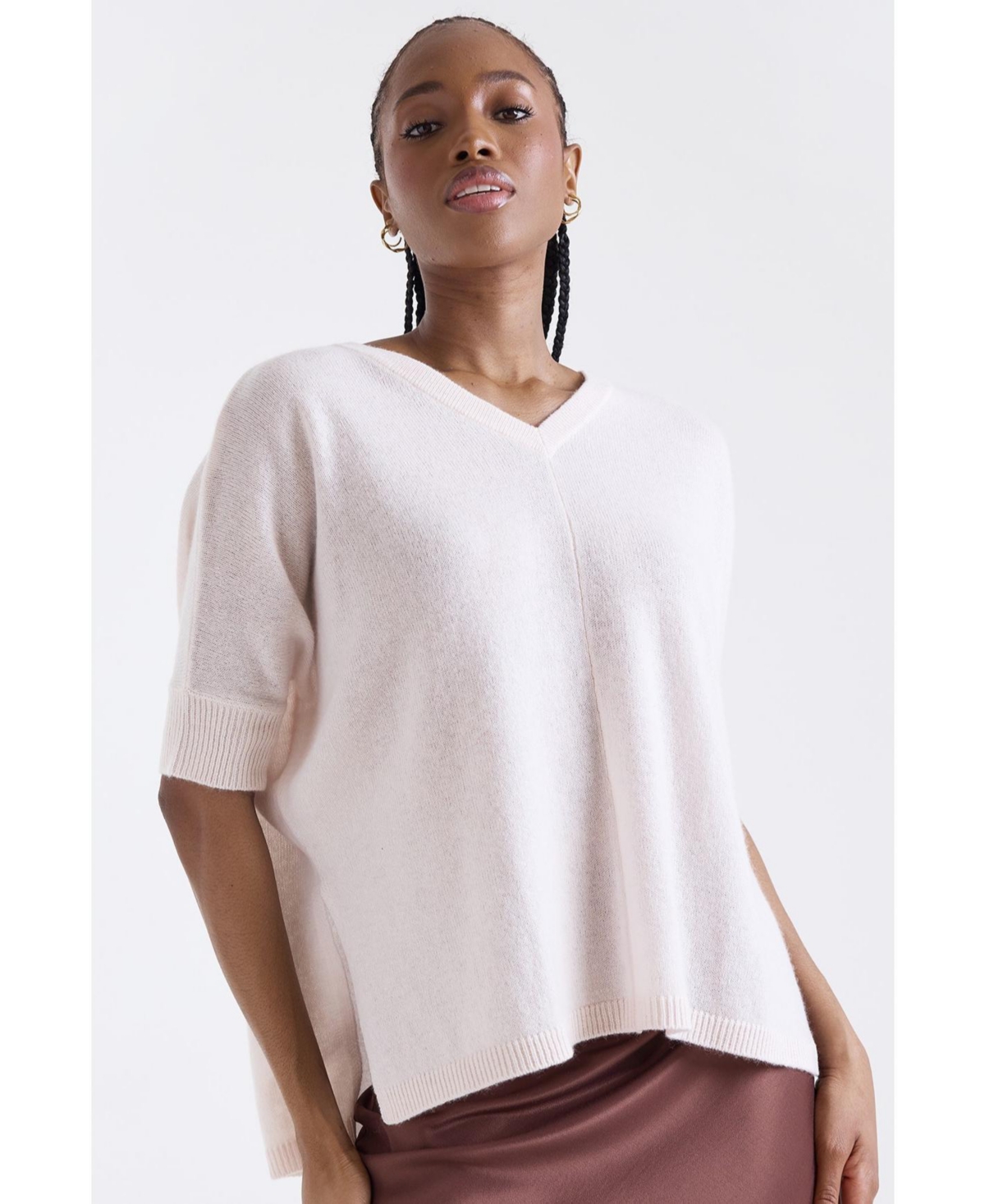 Click here for 1982 Womens Venetia Vee V-Neck Cashmere Sweater -... prices