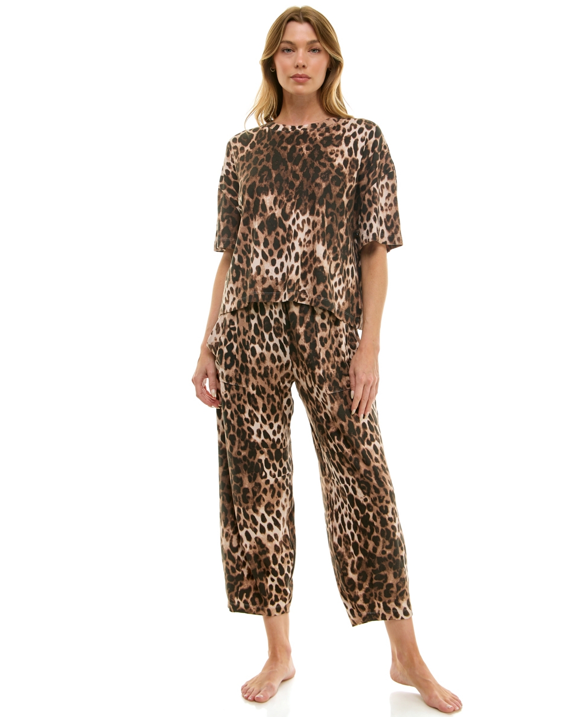 Click here for Roudelain Womens Boxy T-Shirt and Barrel Leg Pants... prices