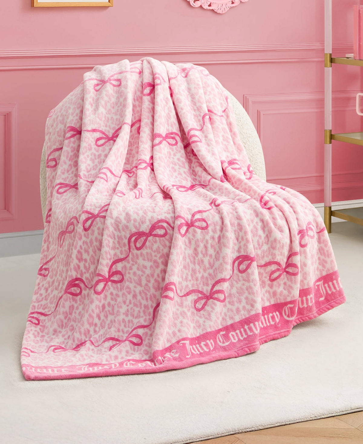 Click here for Juicy Couture Plush Throw  50 x 70 - Leopard Bows... prices