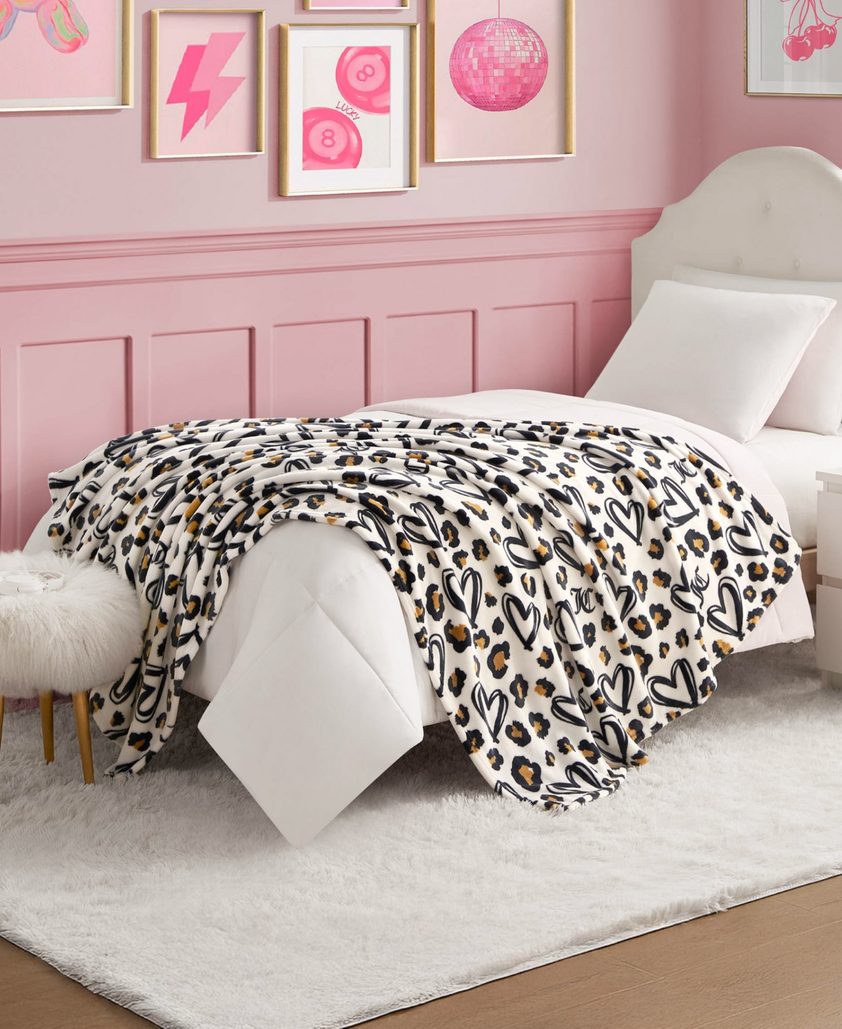 Click here for Juicy Couture Plush Throw  50 x 70 - Doodle Cheeta... prices