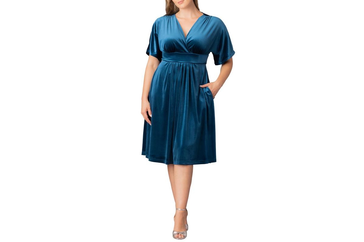 Click here for Womens Plus Size Angelic Velvet Midi Cocktail Dres... prices