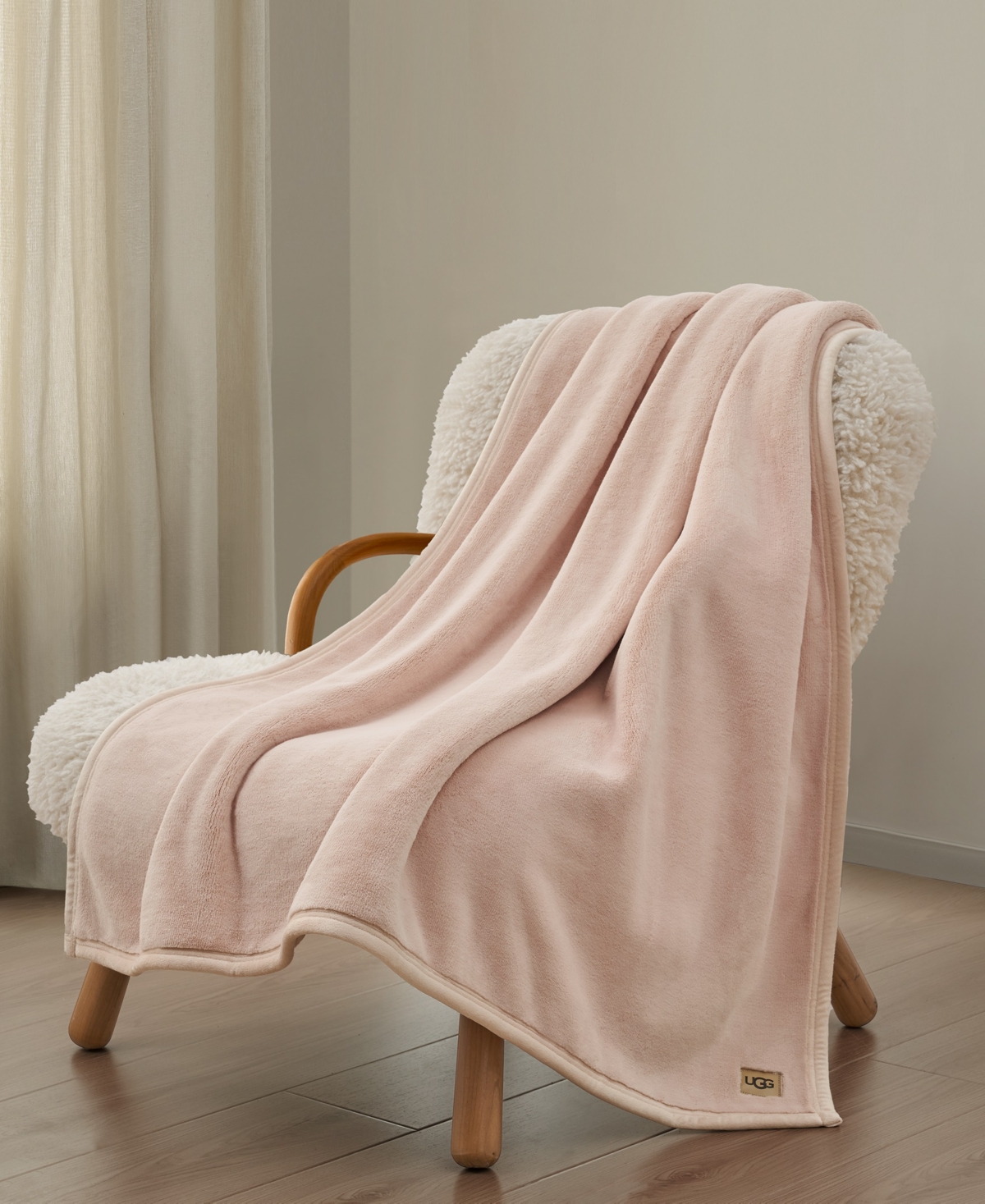 Click here for Ugg Coco Soft Throw  50 x 70 - Himalayan prices