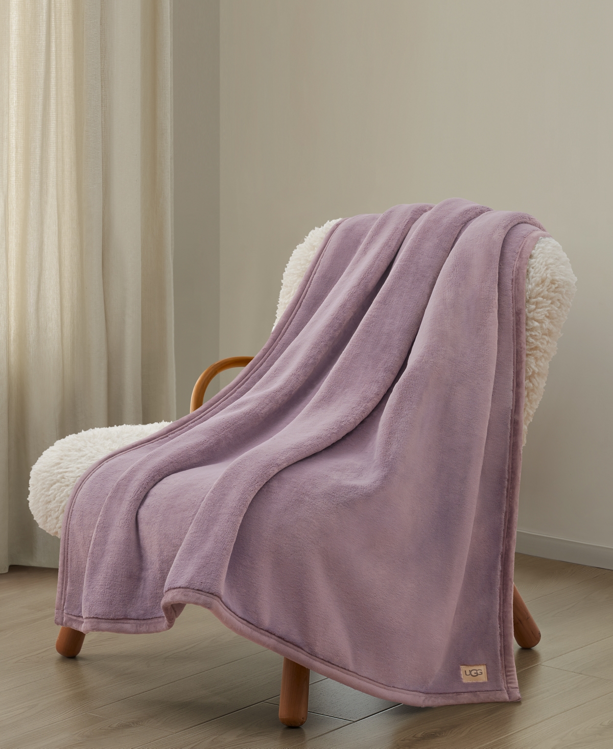 Click here for Ugg Coco Soft Throw  50 x 70 - Shadow prices