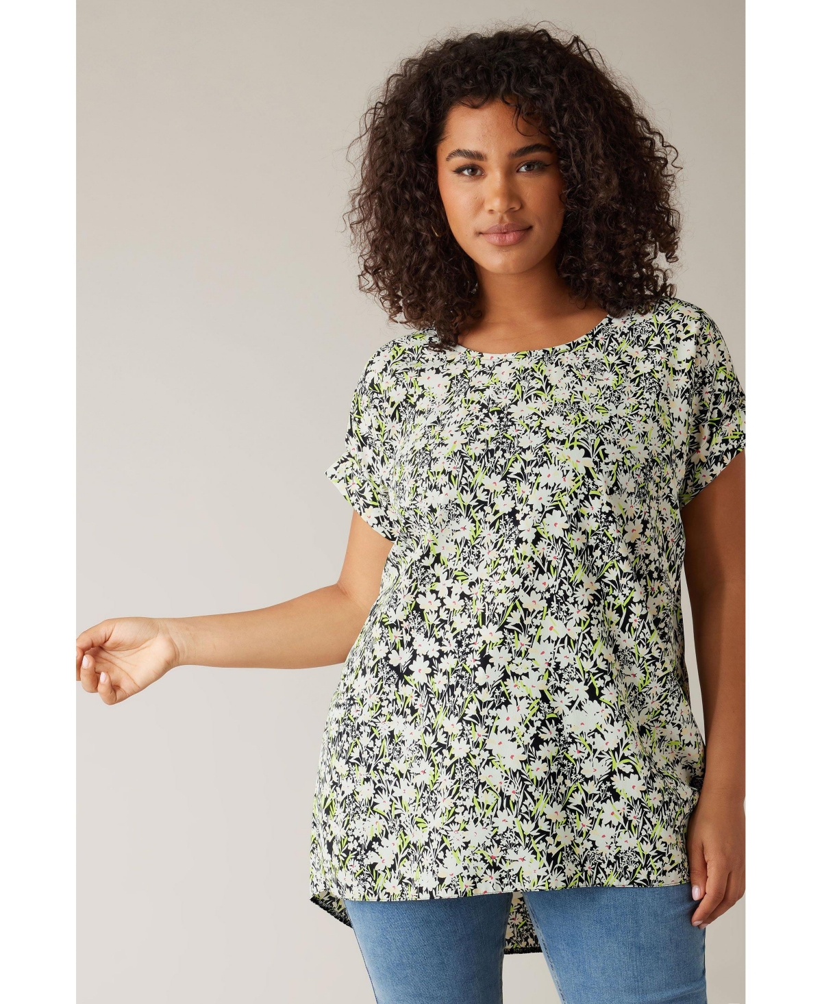 Click here for Evans Womens Curve Black & White Ditsy Plus Sizes... prices