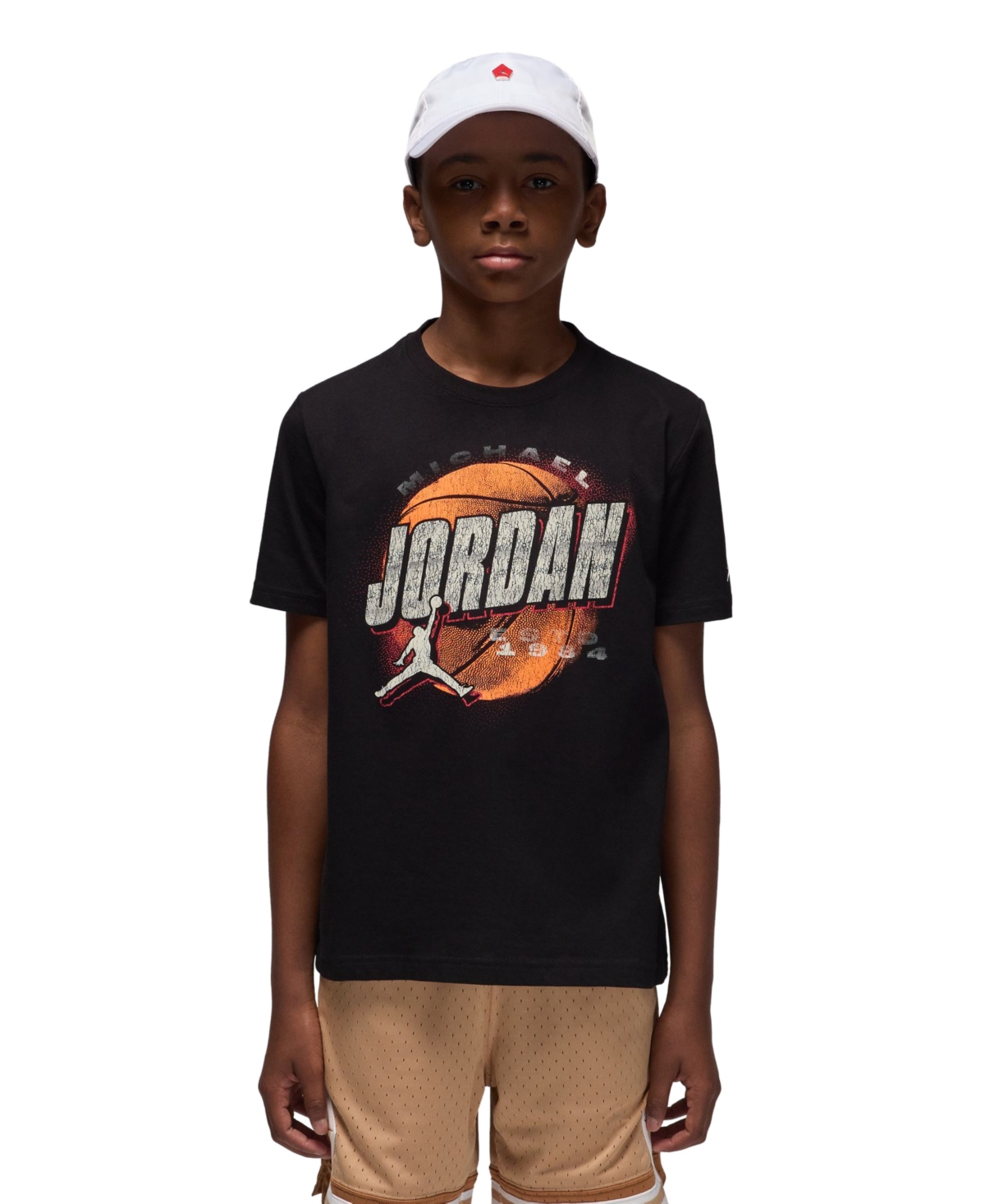 Click here for Jordan Boys 8-20 Distressed Chrome T-Shirt - Black prices