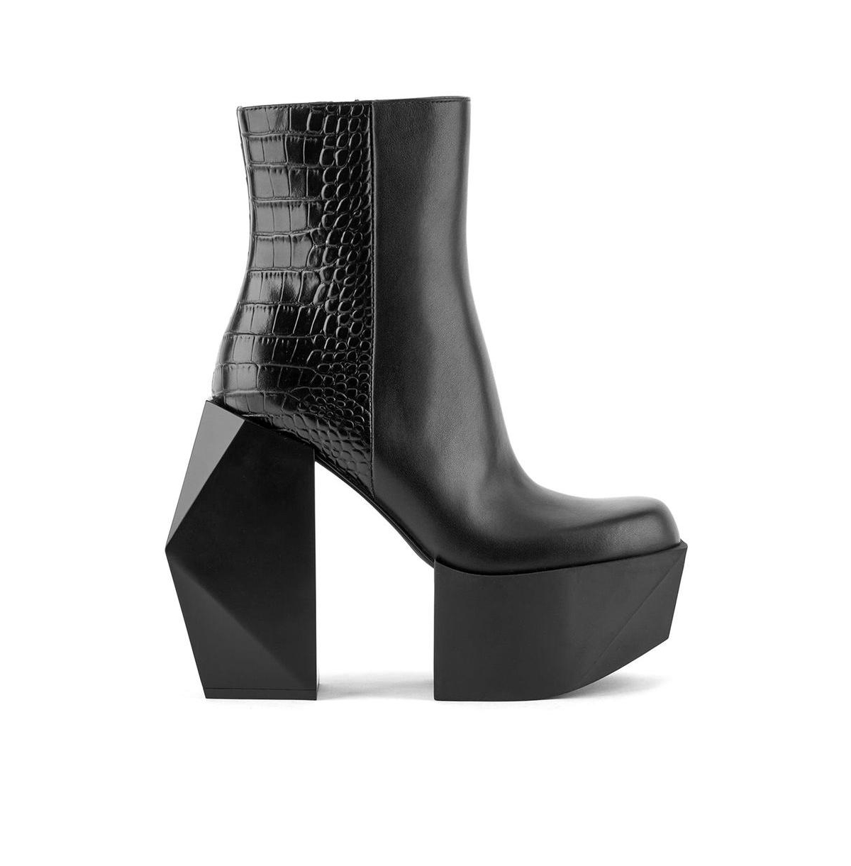 Click here for Womens Stage Boots - Black iii prices
