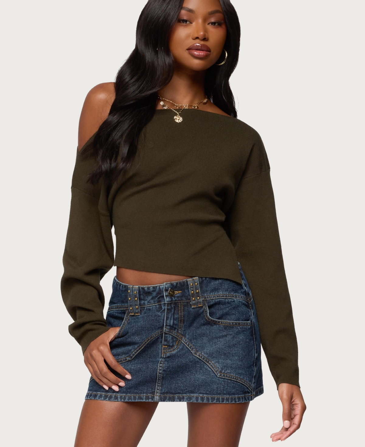 Click here for Edikted Womens Chenelle Asymmetric Off Shoulder Sw... prices