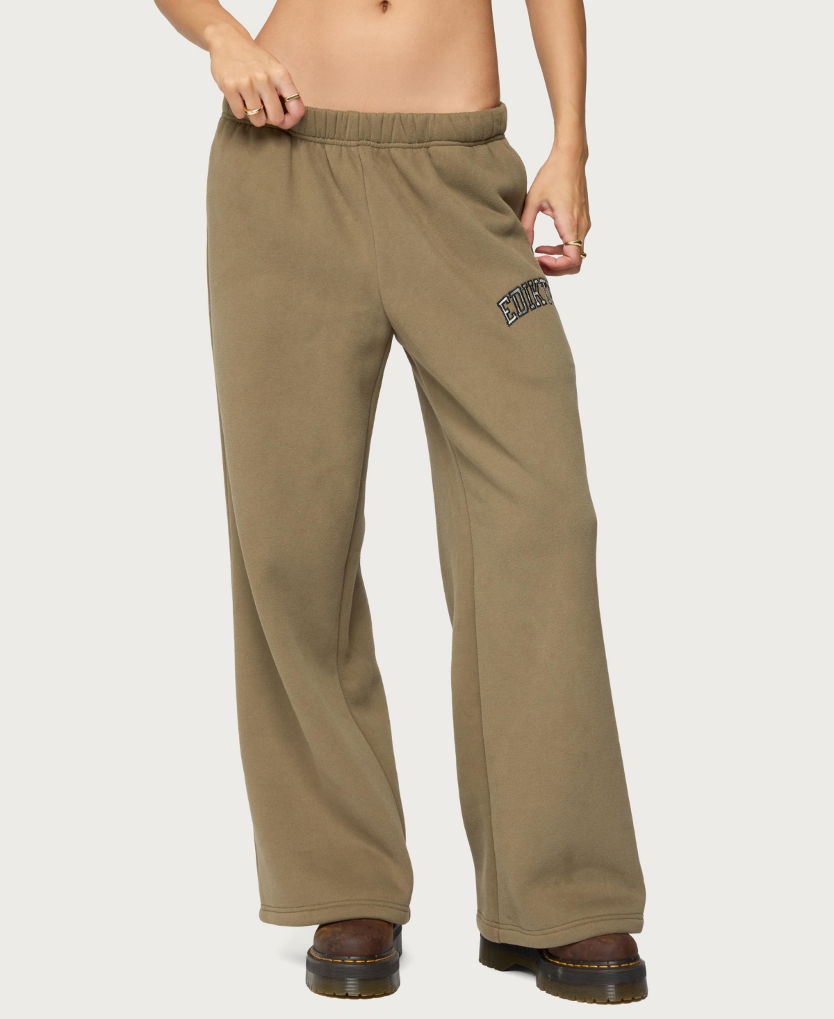 Click here for Edikted Womens Camo Crush Sweatpants - Olive prices