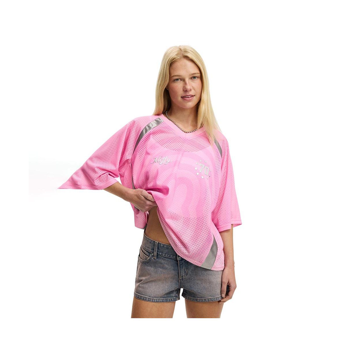 Click here for Cotton On Womens Lcn V Neck Regular Cropped Graphi... prices