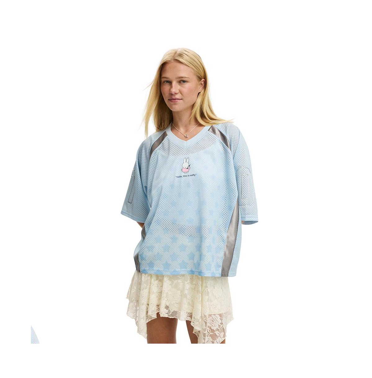 Click here for Cotton On Womens Lcn V Neck Regular Cropped Graphi... prices